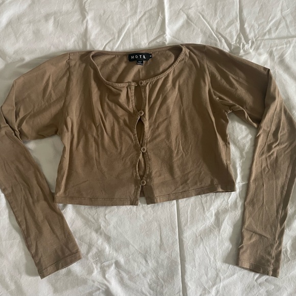 Motel Rocks | Tops | Motel Rocks Keyhole Cropped Long Sleeve | Poshmark